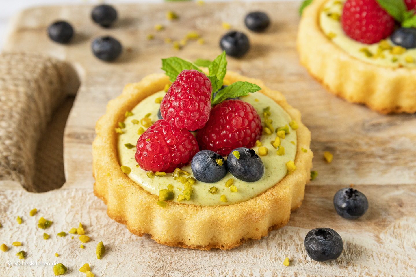 Plunderteilchen mit Vanillepudding und Kiwi