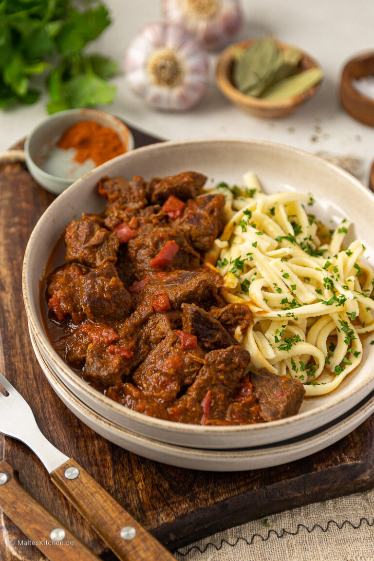 Ungarisches Gulasch mit Paprika