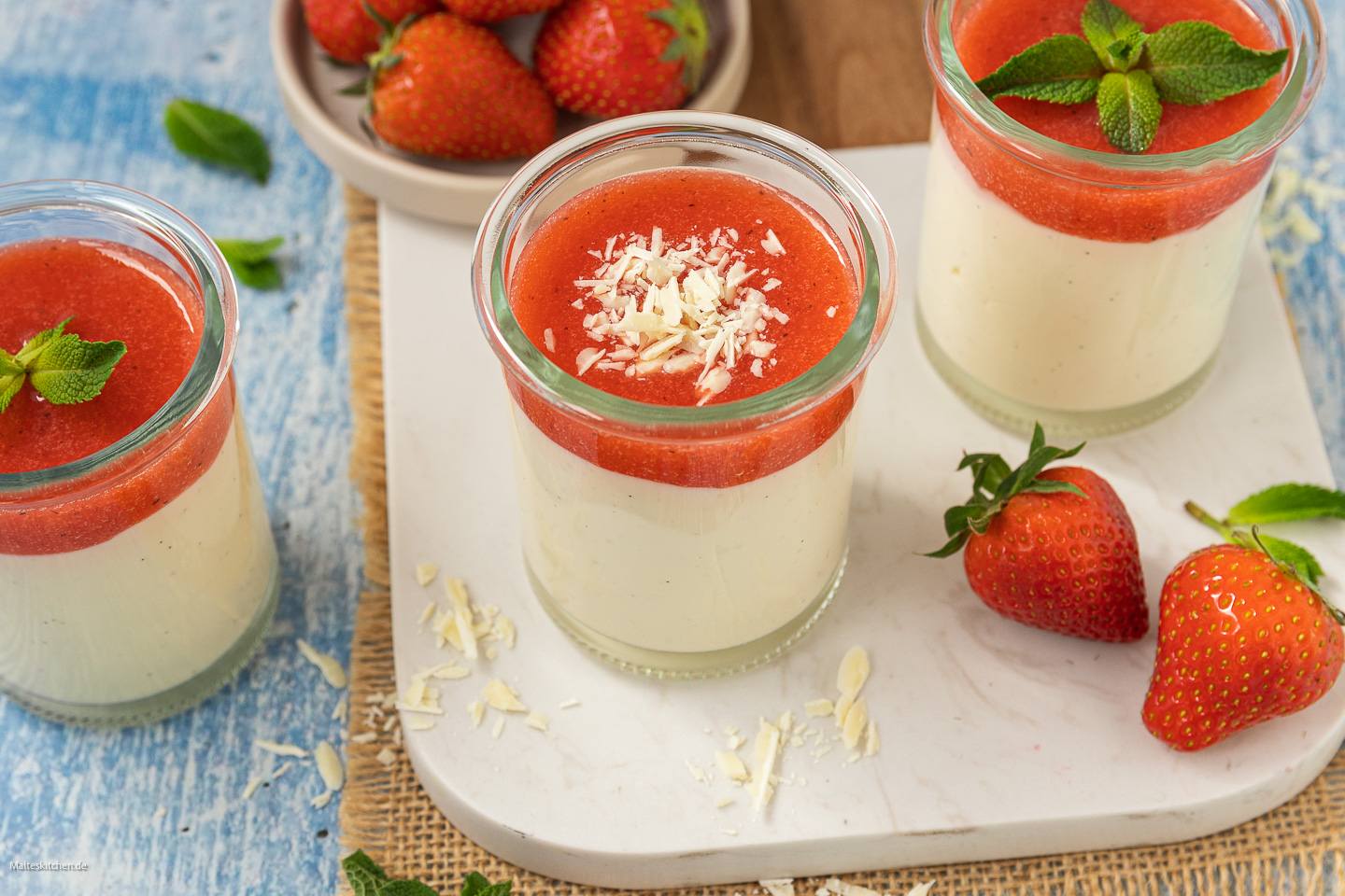 Panna Cotta mit Erdbeeren | extra cremig & sahnig